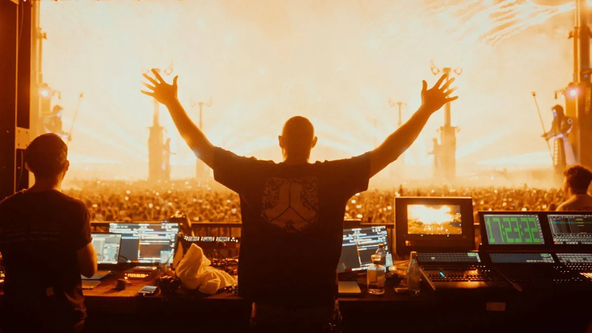 VPRO duikt in de magie van de Defqon.1 Endshow – en ja, dat is pure ...