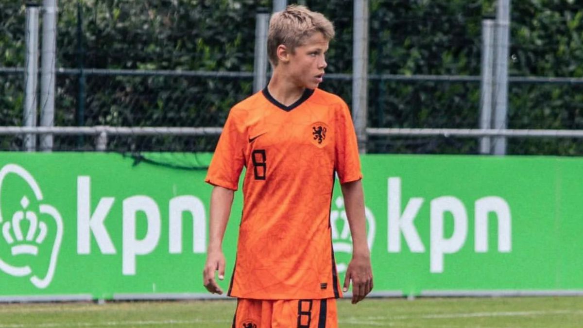 Steur en drie andere Ajax-talenten opgeroepen voor Oranje O17, drie talenten mee met O16