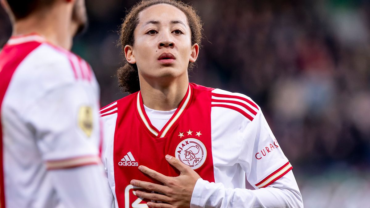 Fitz-Jim genoot van debuut: 'Zou mooi zijn om in de ArenA te spelen'