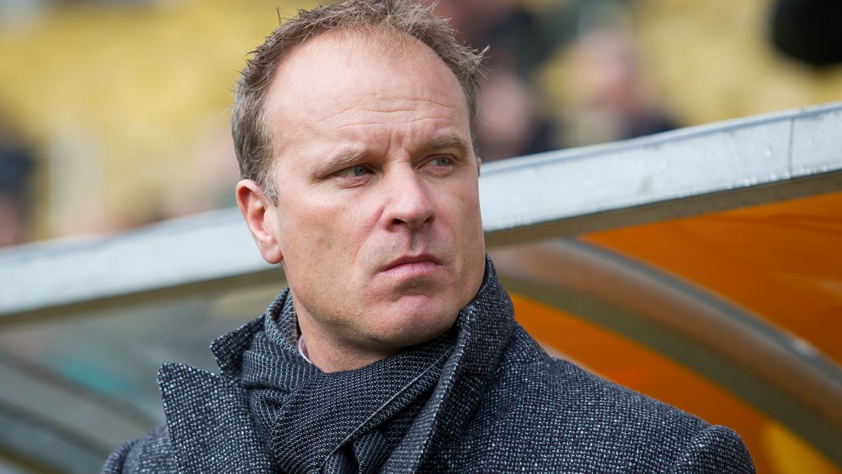 Derksen en Van der Gijp: 'Wat wil Bergkamp nou? Een speler vertellen ...