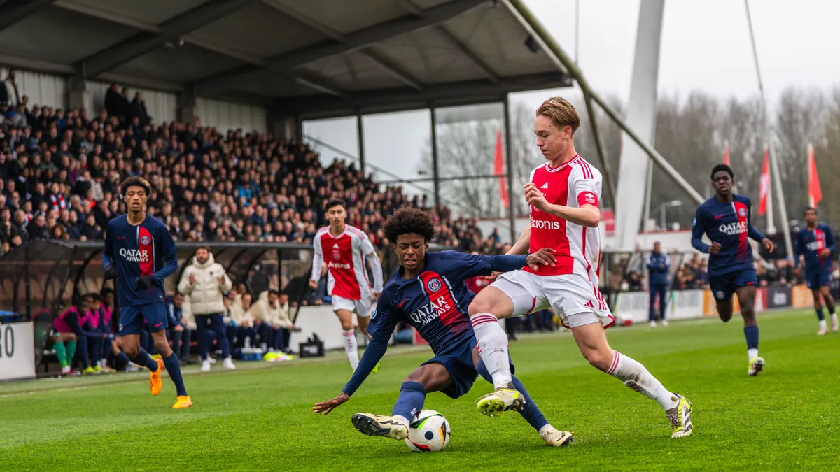 Van der Lans verlengt contract bij Ajax tot zomer van 2030
