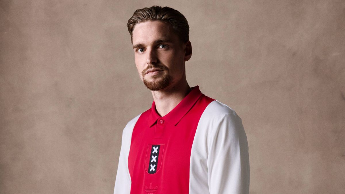 Ajax presenteert jubileumtenue ter gelegenheid van het 125-jarige ...