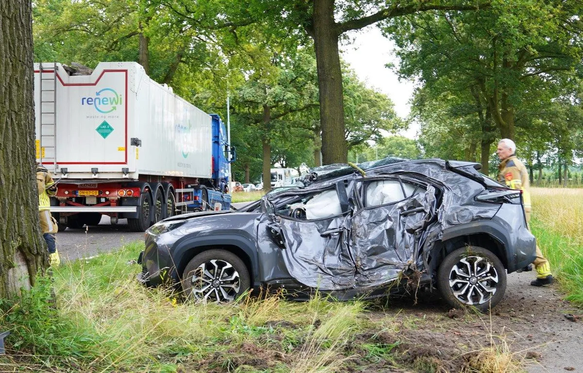 N65 is weer open na botsing tussen auto en vrachtwagen