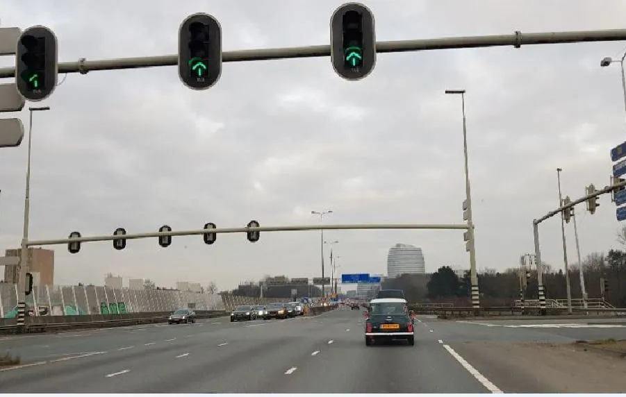 'Nieuwe verkeerslichten op Julianaplein'