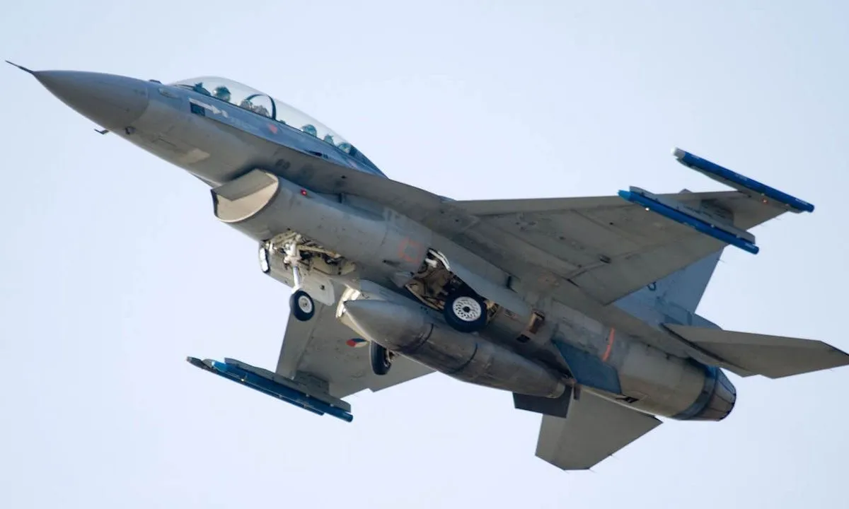 Livestream: F16 straaljagers maken afscheidsvlucht boven Nederland