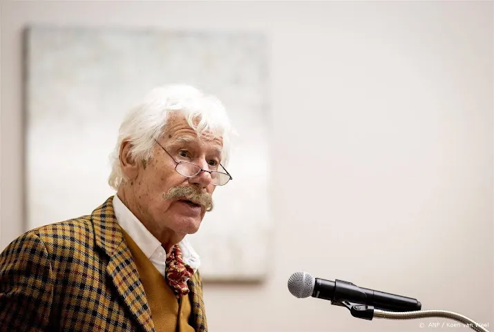 Cabaretier Paul van Vliet (87) overleden