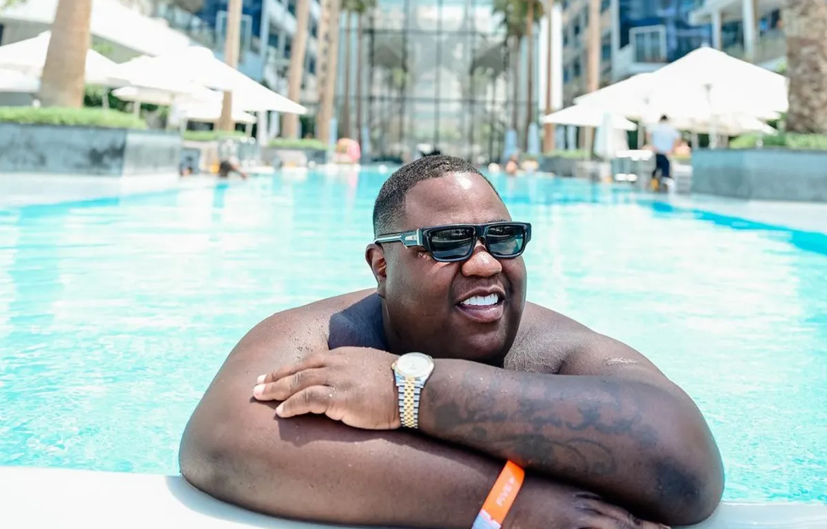 Moeder van Bigidagoe laat indrukwekkend portret van haar zoon tatoeëren