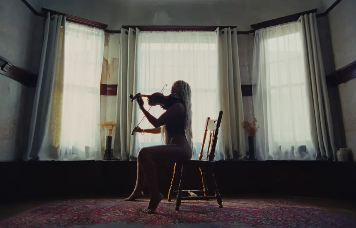 Vrouwen en hun talenten staan centraal in de No Chill video van ...