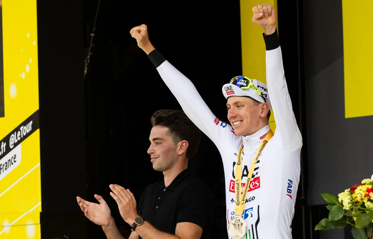 "Iedereen weet dat Tadej de beste renner ter wereld is" - Tim Wellens vol lof over ploeggenoot ...