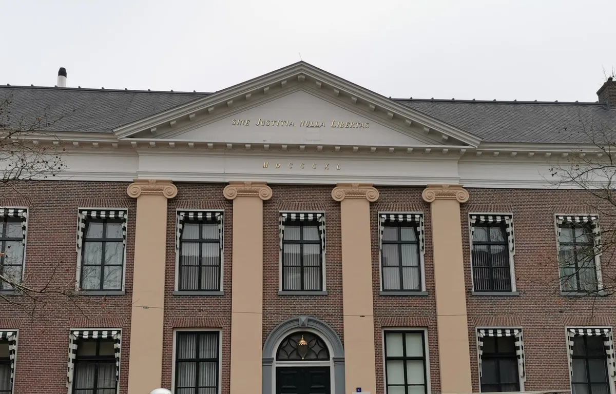 OM eist twee jaar cel en volwassenen-TBS tegen 17-jarige verdachte voor doodsteken ...