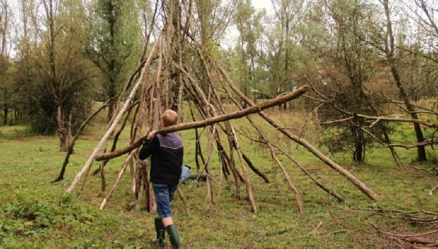 Hutten bouwen voor kinderen met autisme en hun ouders