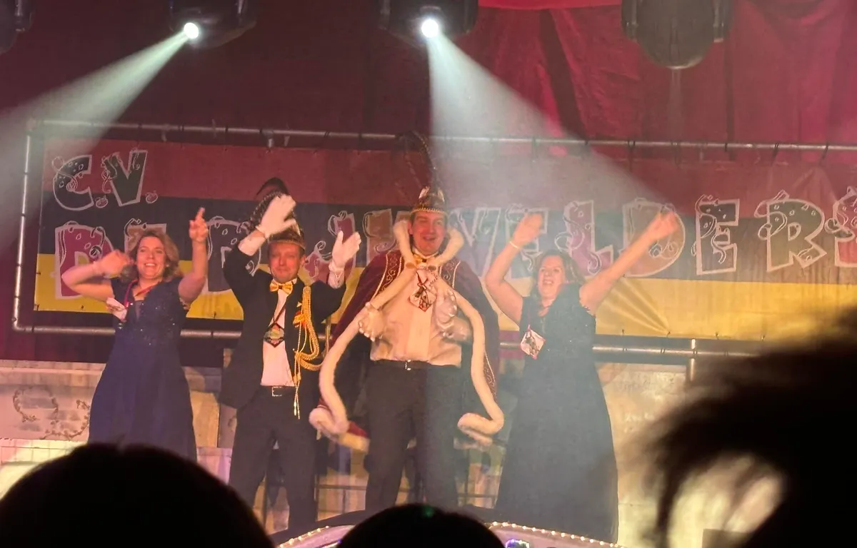 Groot feest in Ewijk: Prins Marco onthuld tijdens spectaculaire ...