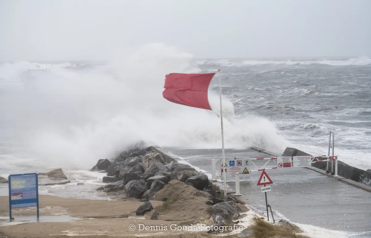 KNMI kondigt code rood af voor Noord Holland;