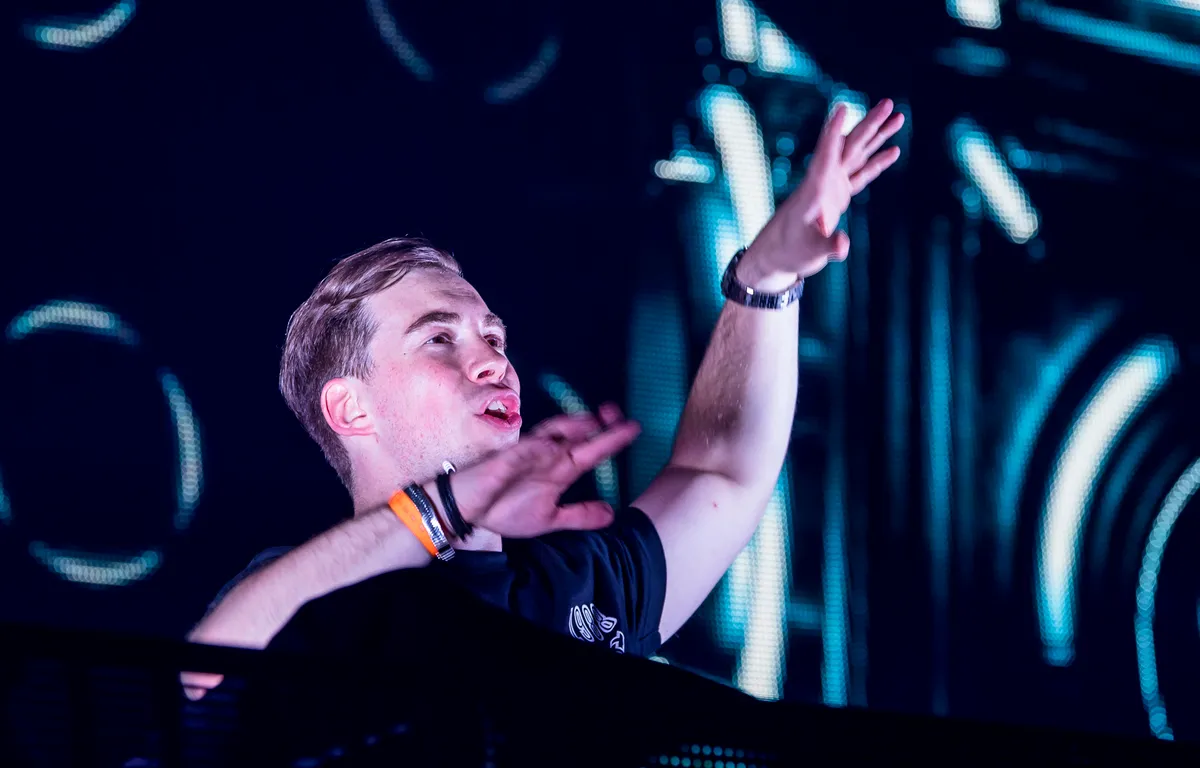 Hardwell maakt comeback, kondigt wereldtour en album aan