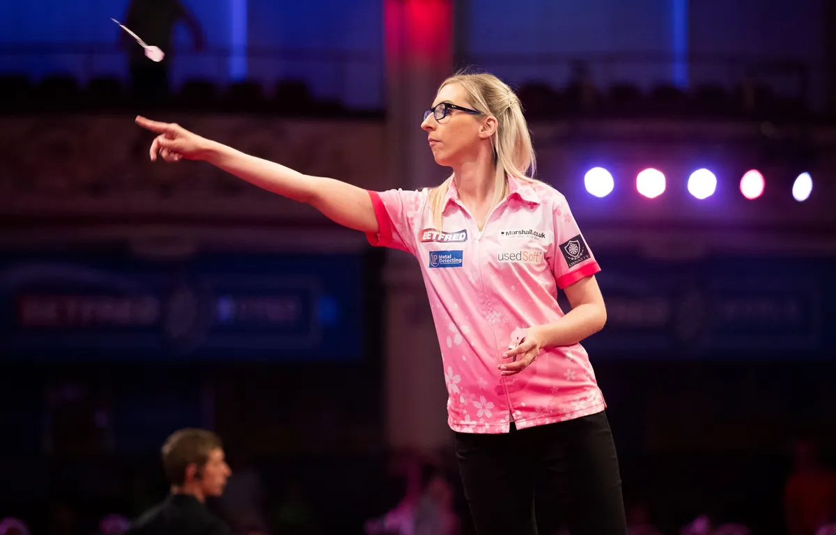 Darts commentator Abigail Davies on evolution of Women's Darts: "The ...