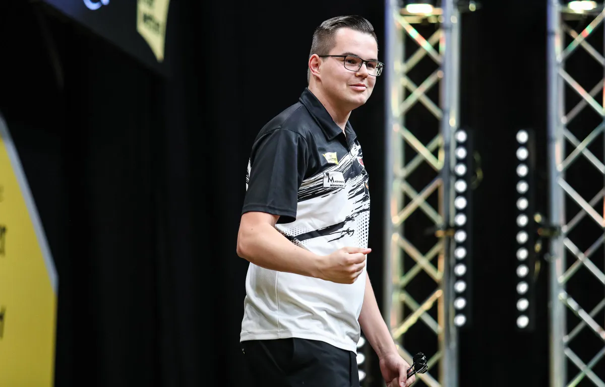 Rock's reign is over! Gian Van Veen sends reigning champ packing to ...