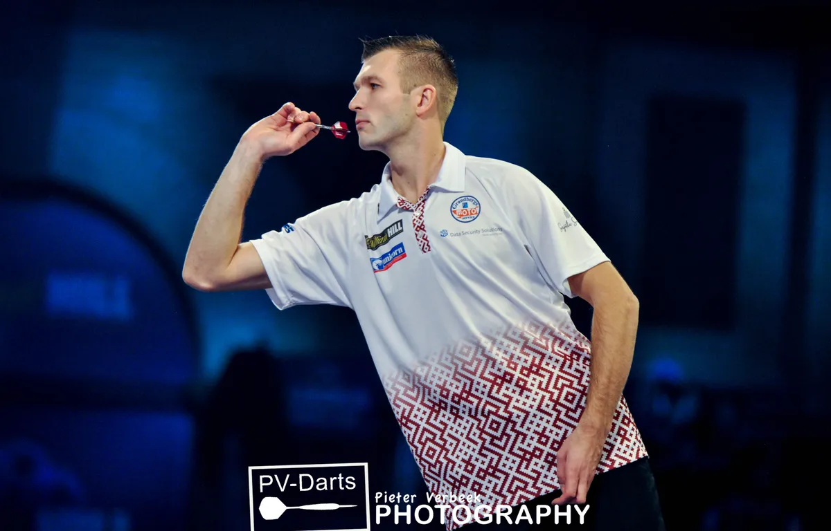 Razma freut sich nach dem Sieg über Aspinall: "Danke an das Publikum ...