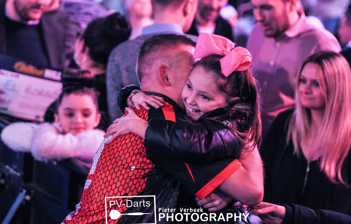 Aspinall hat die richtige Balance zwischen Darts und Familie gefunden ...