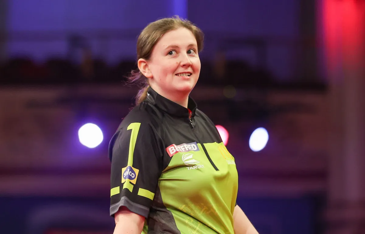 Die junge Irin Katie Sheldon unterzeichnet Profivertrag bei Target Darts