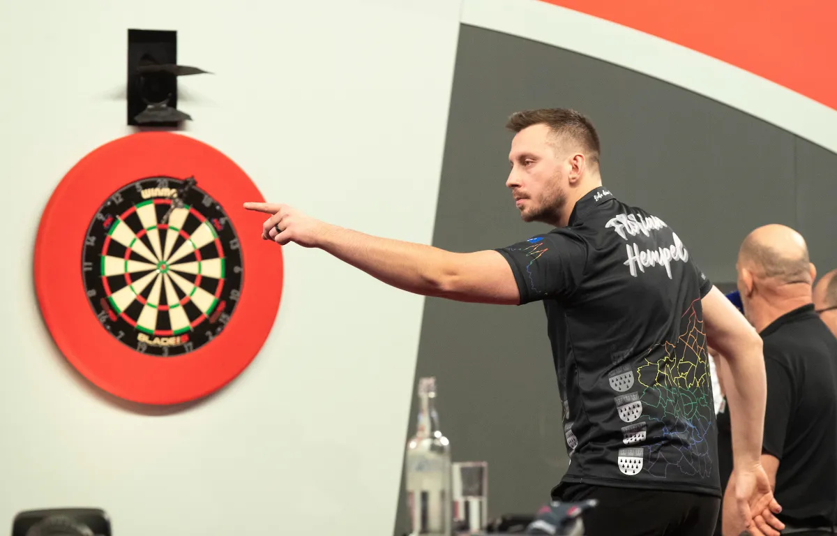 Hempel wünscht Hopp alles Gute für die Q-School: "Ich drücke dir alle ...
