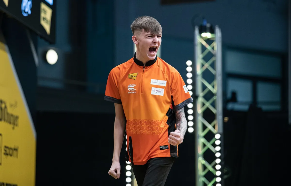 Brooks und Evetts spielen sich bei den Belgian Darts Open in die zweite ...