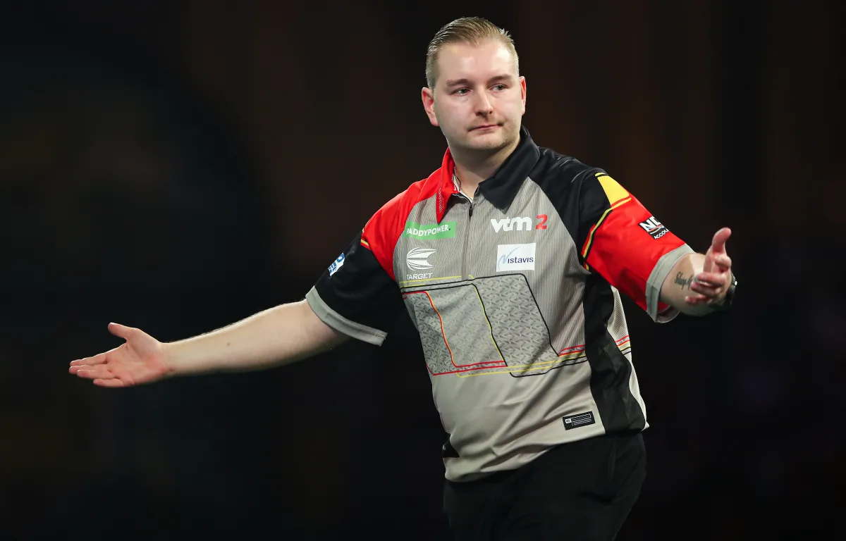 Dimitri van den Bergh setzt sich im Masters-Halbfinale gegen Damon Heta ...