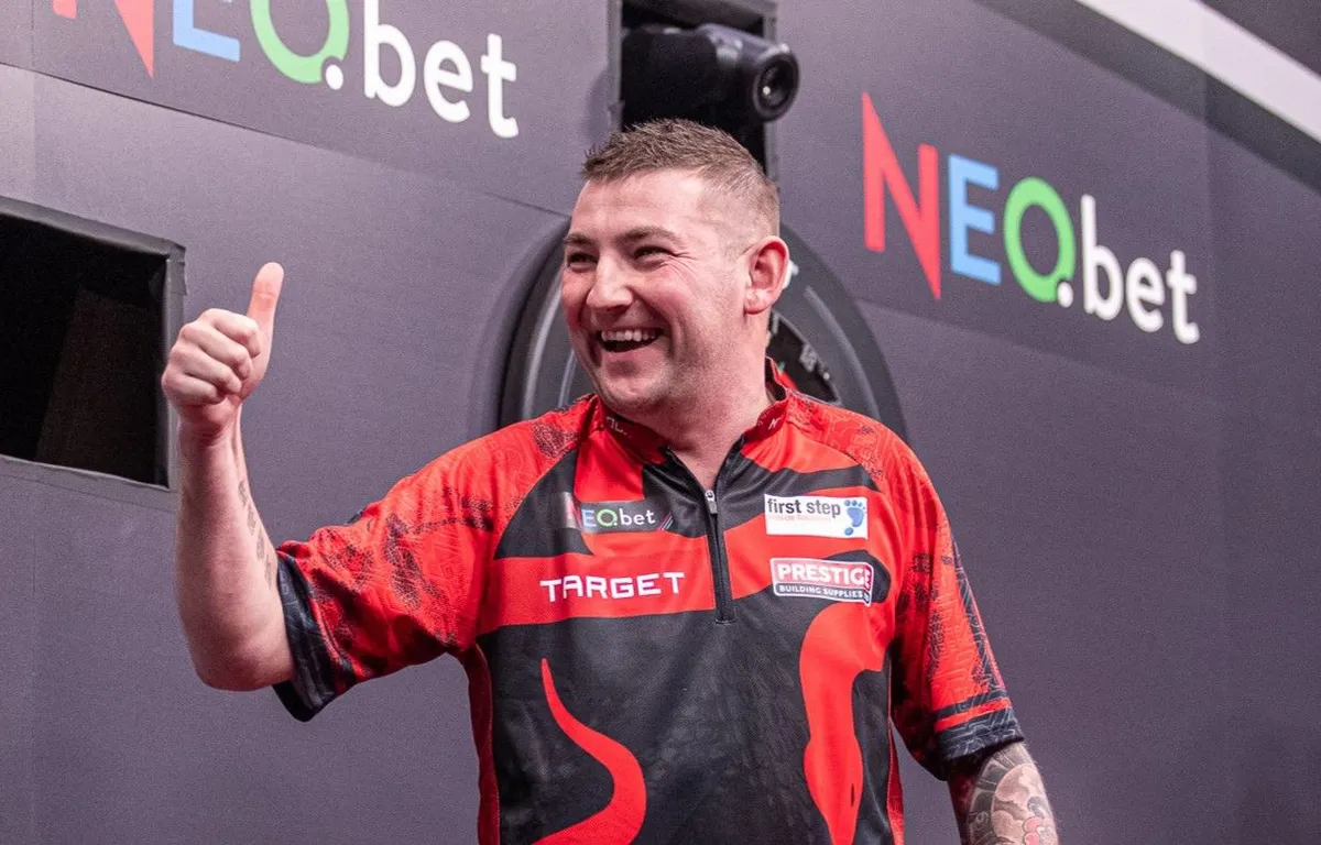 Nathan Aspinall katapultiert sich nach Super-Match gegen Jonny Clayton ...