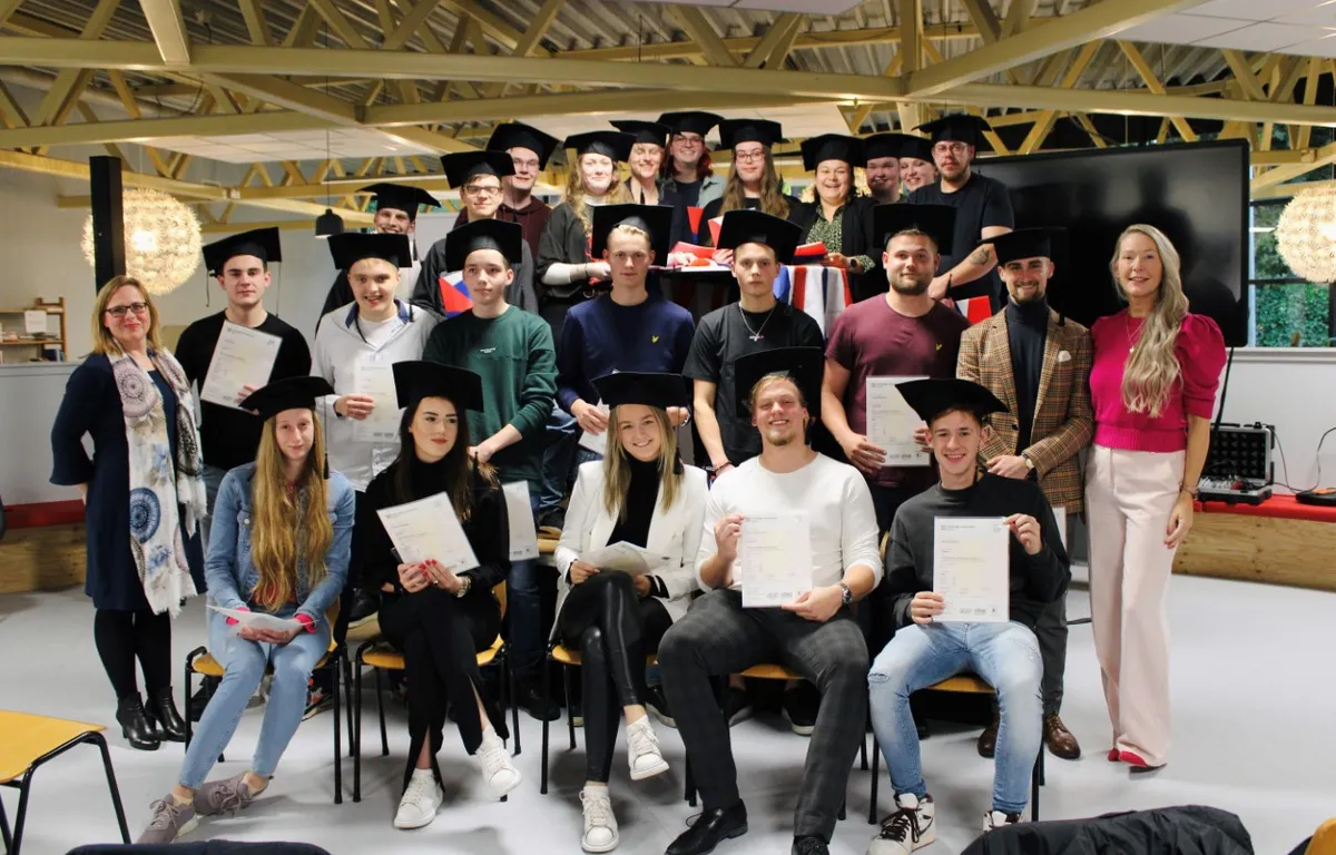 Studenten Alfa College slagen voor Cambridge diploma