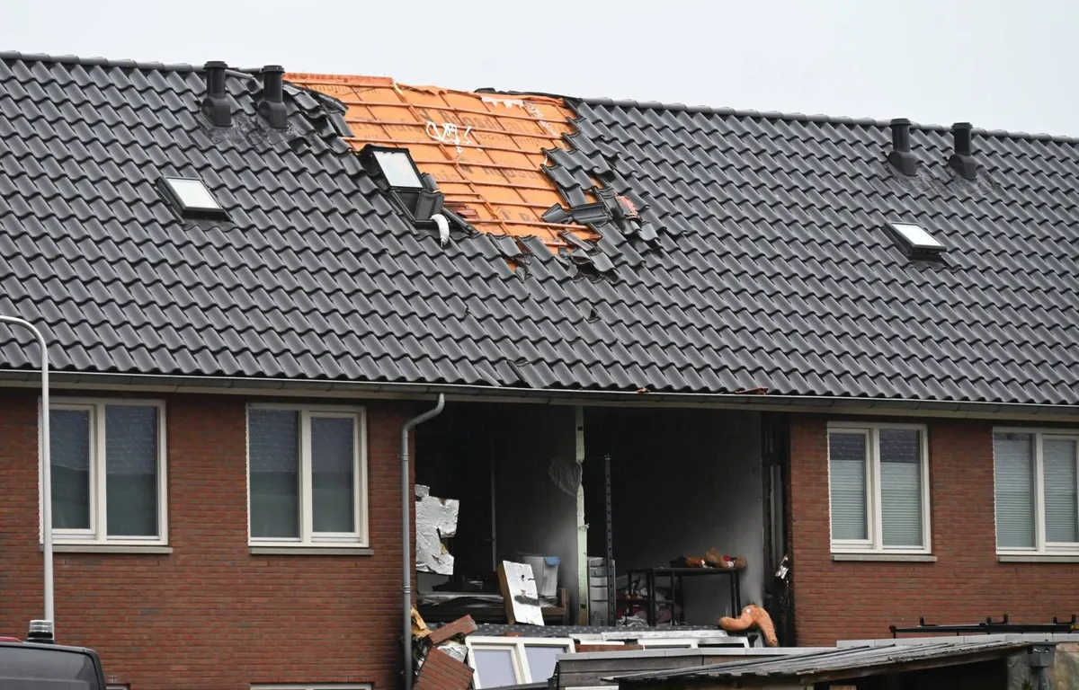 Explosie slaat gevel uit huis in Meppel, omwonenden klagen al langer over overlast