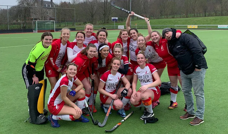 Van der Kolk Liberty dames 1 uit de startblokken met een doelpuntrijke ...