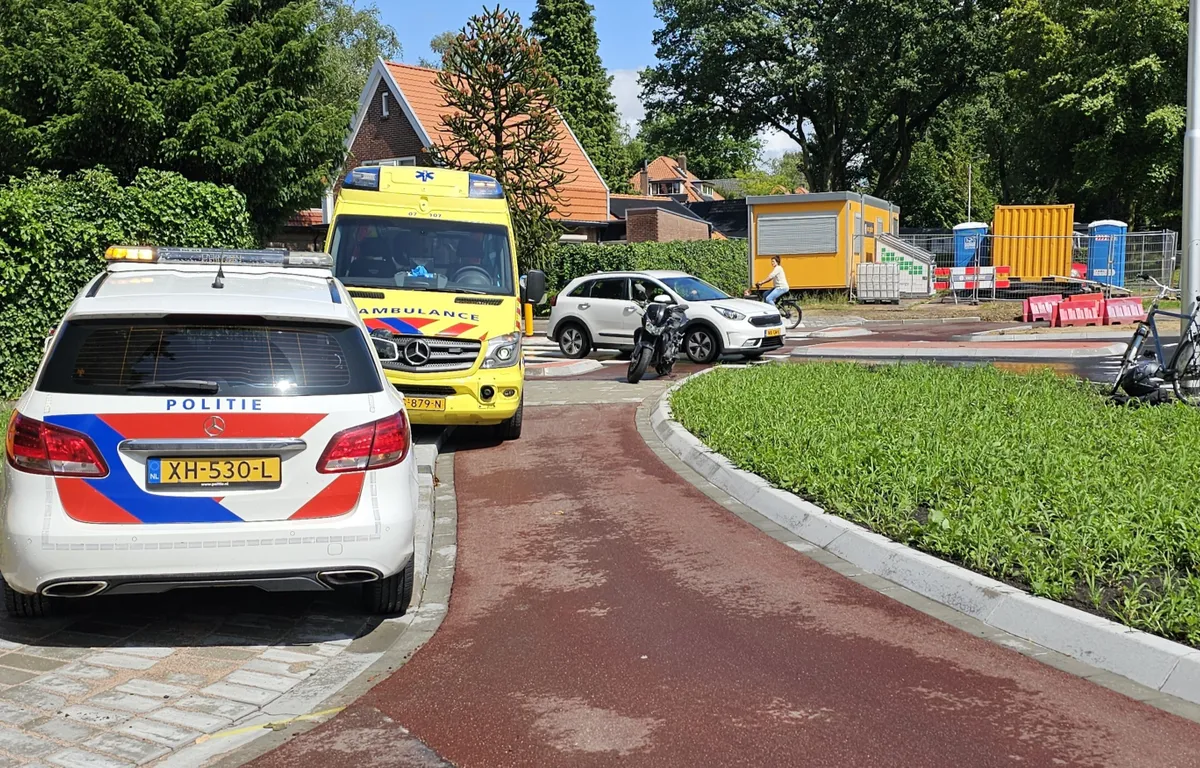 Ongeval op gloednieuwe rotonde in Ede