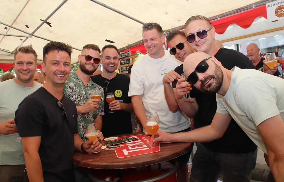 Ook tweede dag van Bierfeest 2024 bij Burg Bieren Ermelo start super ...