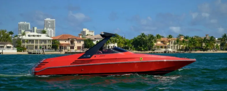 Deze prachtige Riva X Ferrari speedboot is te koop