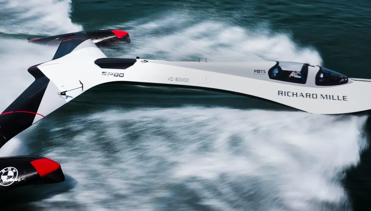 De SP80 is een revolutionaire zeilboot die met recordsnelheid door het ...