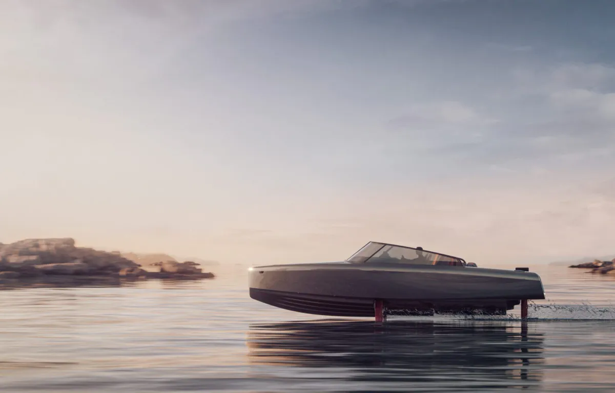 Deze volledig elektrische boot gaat vliegend over de golven