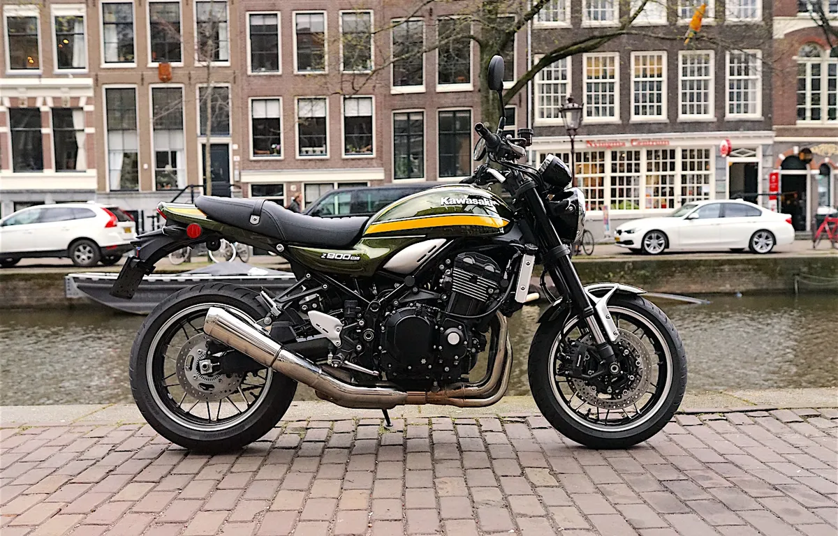 Kawasaki Z900 RS biedt toffe retro looks met flinke hoeveelheid peper ...