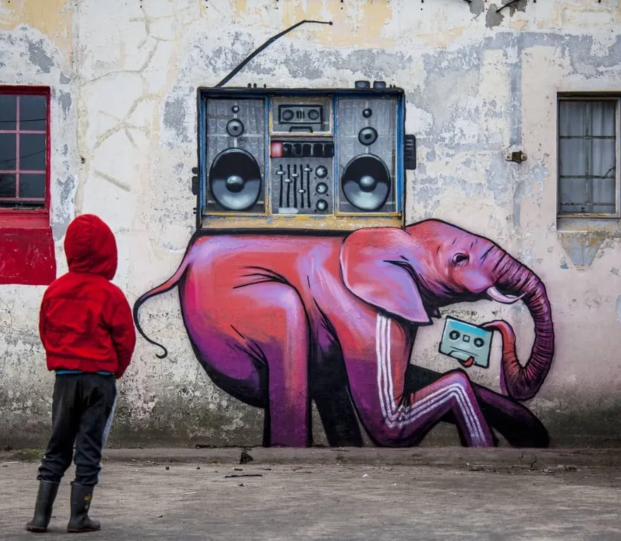 Falko One fleurt Zuid-Afrikaanse dorpjes met graffitikunst op