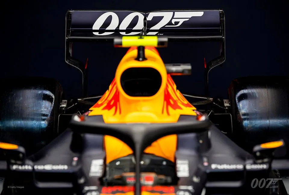 Red Bull Racing rijdt met speciale 007-livery op Silverstone