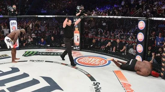 Kimbo Slice verslaat DaDa 5000 in het slechtste gevecht uit de MMA historie