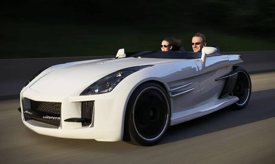 Deze knotsgekke Wazuma GT roadster is half auto half motor