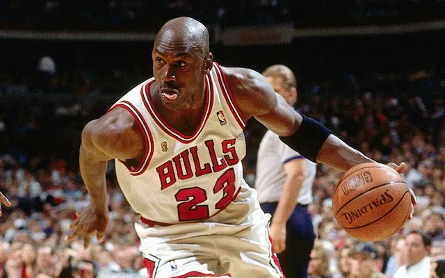 Michael Jordan is jarig en dat vieren wij met zijn snoeiharde dunks