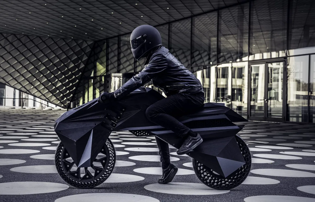 De allereerste geprinte motorfiets ter wereld is een feit