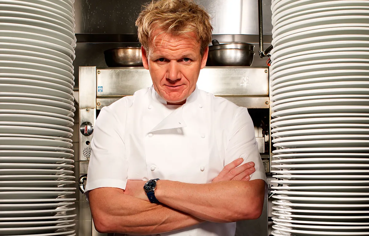 Gordon Ramsay geeft masterclass aan ontzettende kluns