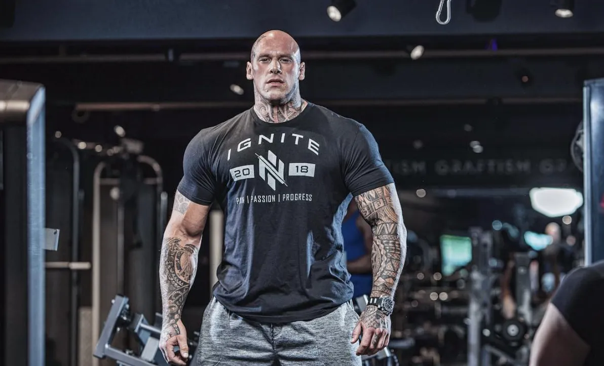 Martyn Ford is een angstaanjagende krachtpatser die straks debuteert in MMA