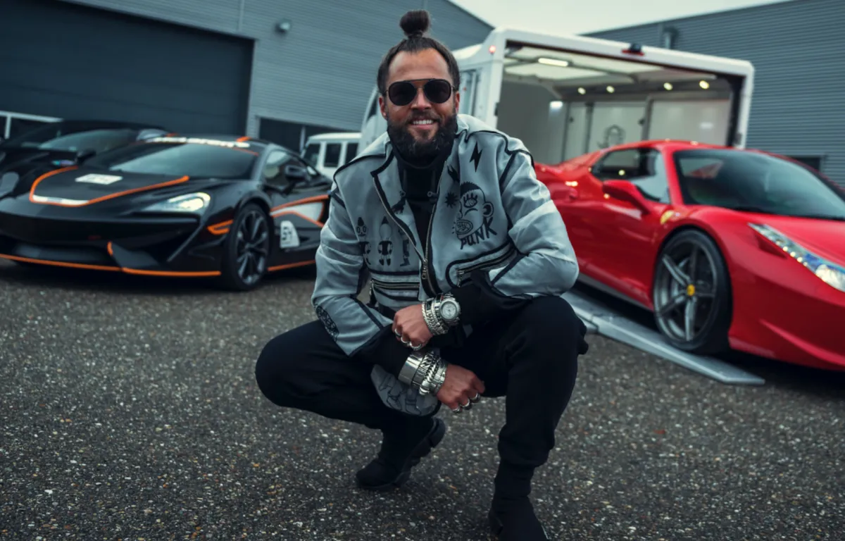 DJ La Fuente: “Die Suzuki is zo snel dat ik er kriebels van krijg in m ...