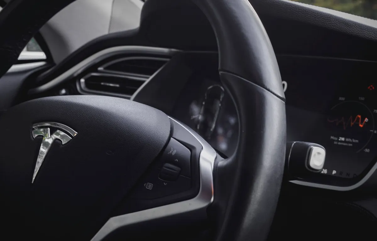 Elon Musk verrast door eindeloze mogelijkheden van zelfsturende auto's