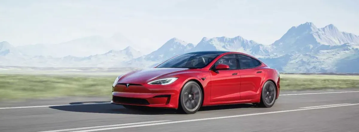 De nieuwe Tesla Model S heeft 1100 pk, actieradius van 840 km en een ...