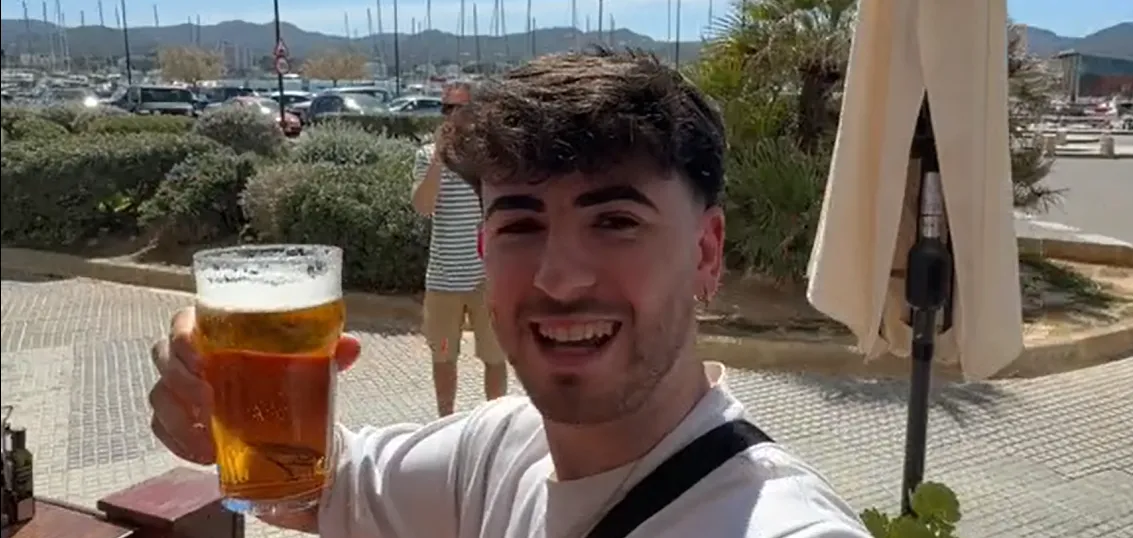 Geslaagd: deze baas vloog naar Ibiza voor een pintje en dat kostte ...