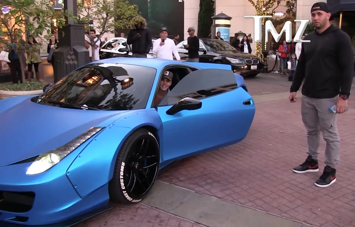 Justin Bieber staat na het veilen van zijn 458 officieel op de zwarte ...
