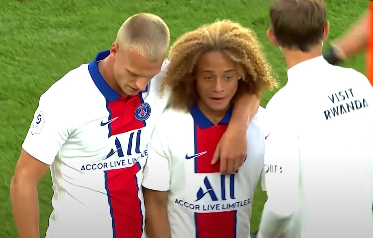 Xavi Simons maakt veelbelovend officeus debuut voor Paris Saint-Germain